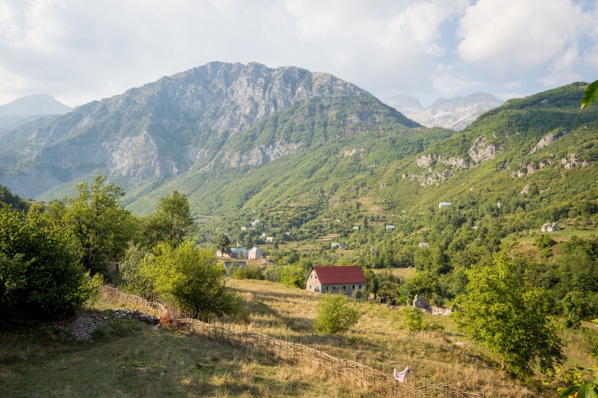 The village of Curraj i Epërm - Albanian Challenge